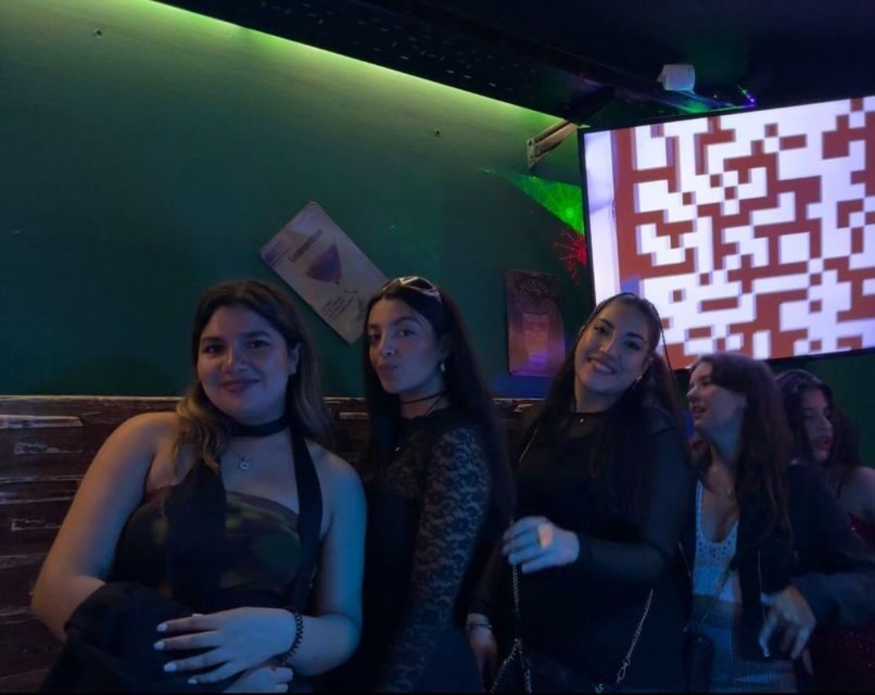 Lisbon Pub-crawl: 1h of open bar, Shots and VIP Club Entry - A detailed look at the Lisbon Pub-crawl experience