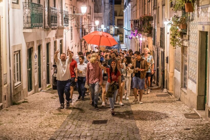Lisbon: Pub Crawl with Open Bar and VIP Club Entry - Who Will Love This Experience?