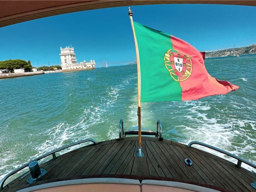 Lisbon: Relax in the Waves - Open Bar and Snacks at Sunset - An In-Depth Look at the Experience