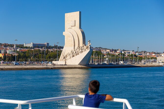 Lisbon River Boat Sightseeing Tour With a Drink - Budget-Friendly Relaxation