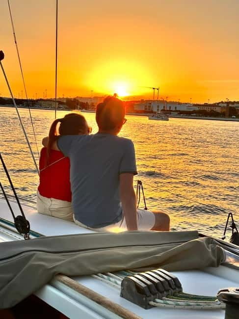 Lisbon: Romantic Cruise with Wine & Portuguese Tapas - What to Expect on the Lisbon Romantic Cruise