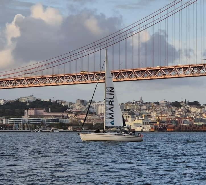 Lisbon: Sailing Boat Tour with Drinks - The Itinerary in Detail