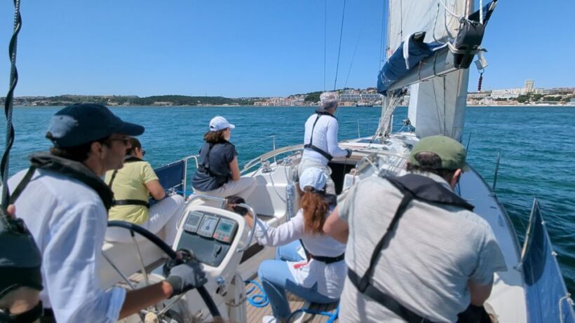 Lisbon: Sailing Initiation - 2 or 4 hours - An Honest Look at the Sailing Initiation