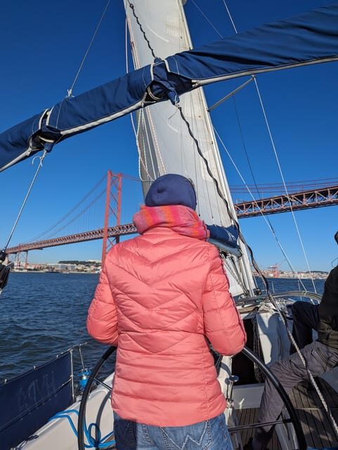 Lisbon: Sailing Initiation - 2 or 4 hours - FAQ