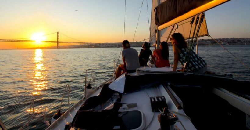 Lisbon: Sailing Tour with Wine and Snacks - Key Points