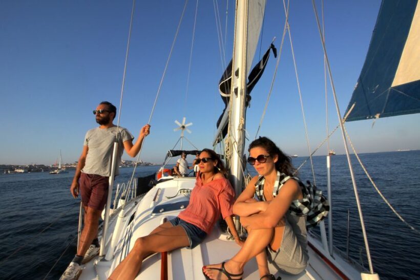 Lisbon: Sailing Tour with Wine and Snacks - What You Can Expect from the Experience