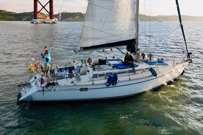 Lisbon Sailing Yatch Party Rentals (4:30 H) with Host, F & D - The Scenic and Cultural Highlights