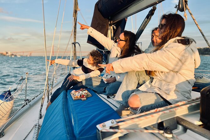 Lisbon Sailing Yatch Party Rentals (4:30 H) with Host, F & D - Practical Details and Value