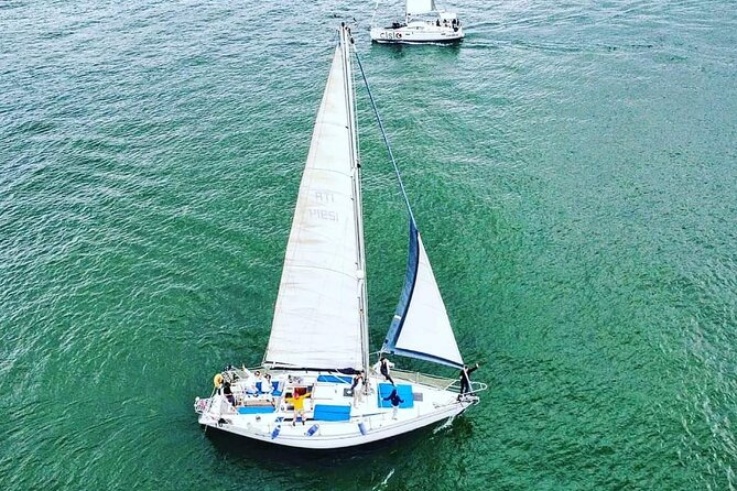 Lisbon Sailing Yatch Party Rentals (4:30 H) with Host, F & D - The Sum Up