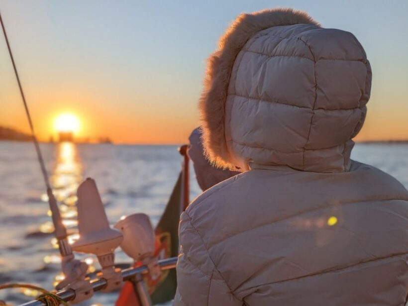 Lisbon: Scenic Day & Sunset Boat Tour with a Drink - FAQ