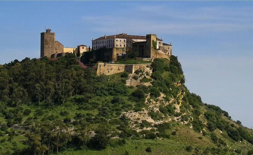 Lisbon: Setúbal Peninsula Tour with Wine Tasting & Local - Who Would Love This Experience?