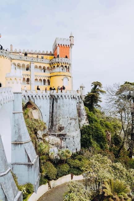 Lisbon: Sintra ,Cabo de Roca & Cascais sunset Full day tour - FAQ