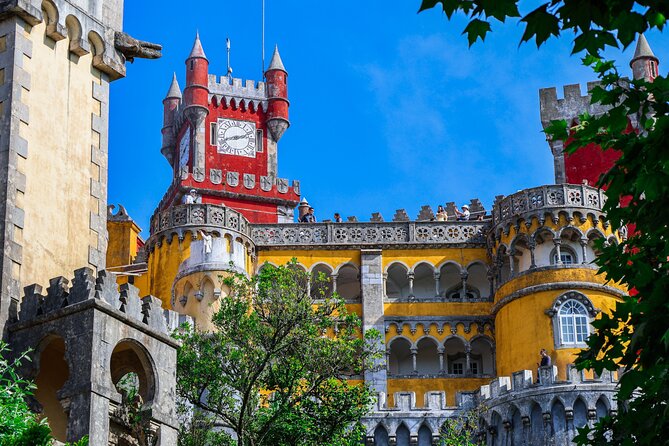 Lisbon: Sintra, Pena Palace, Nazaré & Fátima Small Group Tour - Highlights of the Itinerary