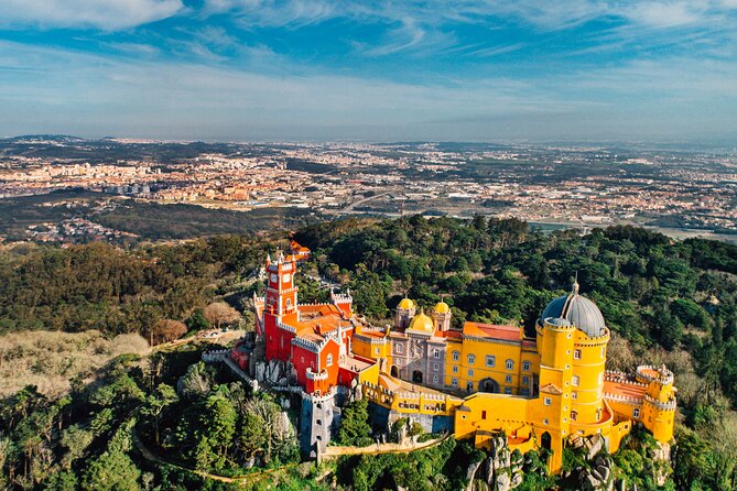 Lisbon: Sintra, Pena Palace, Nazaré & Fátima Small Group Tour - Group Size and Accessibility