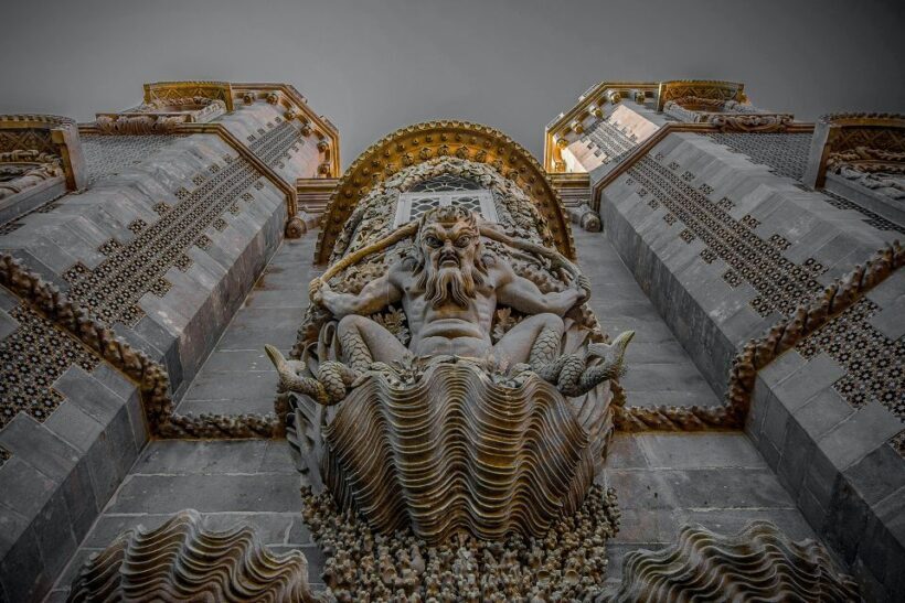 Lisbon: Sintra, Regaleira with ticket guided tour by train - FAQ