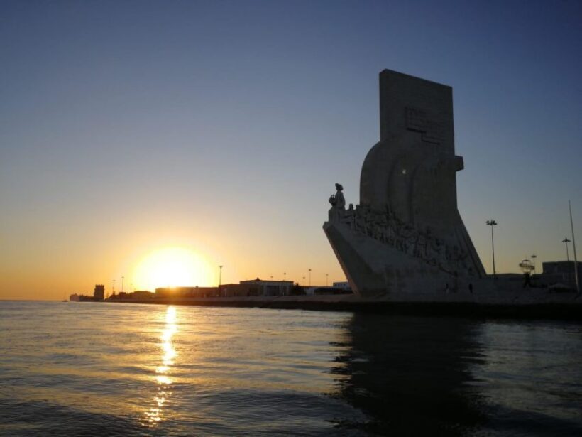 Lisbon Speedboat Sunset with Monuments Sightseeing - Exploring the Tour Itself: What to Expect