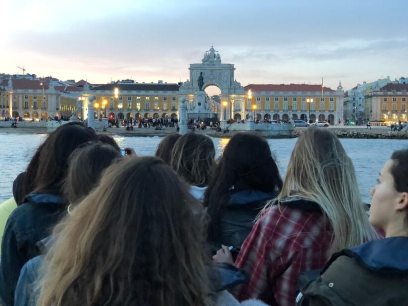 Lisbon Speedboat Sunset with Monuments Sightseeing - FAQ