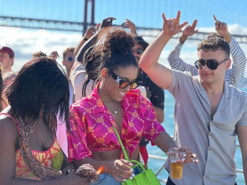 Lisbon: Splash Boat Party the only all inclusive party + SUP - Who Is This Tour Best For?