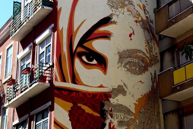 Lisbon Street Art and Lookout Point Tour - Experiencing the Charm of Graça Neighborhood