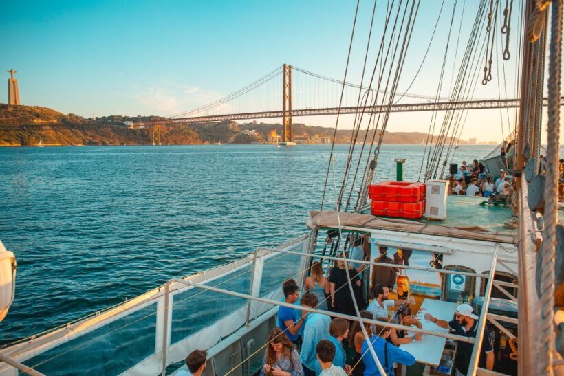 Lisbon: Sunset Boat Party with Live DJ and Night Club Entry - Authentic Traveler Feedback