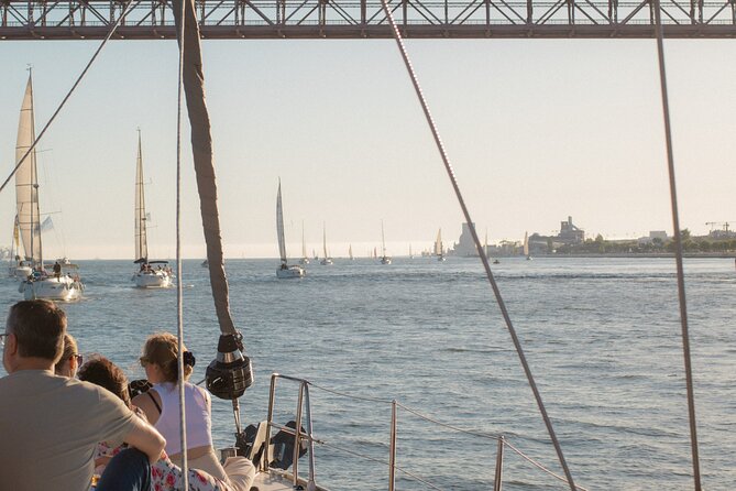 Lisbon: Sunset Boat Tour With Drinks Included - Positive Traveler Experiences