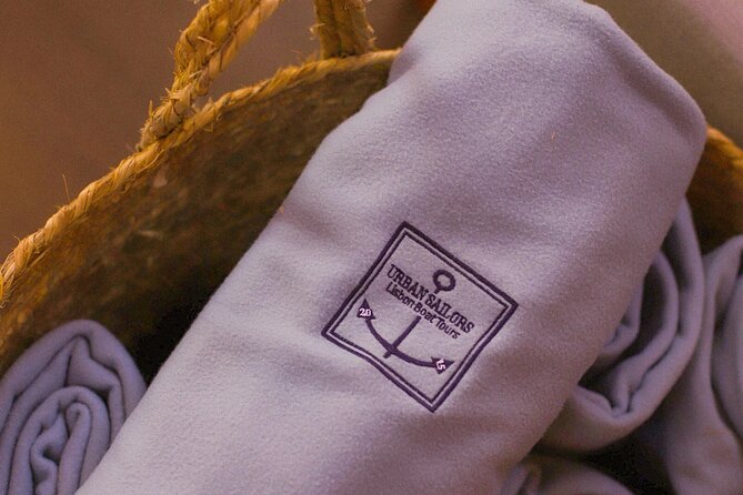 Lisbon: Sunset Boat Tour With Drinks Included - Knowledgeable and Friendly Crew