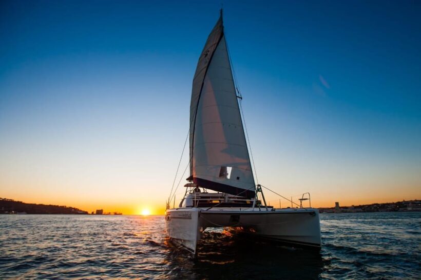 Lisbon: Sunset Catamaran Cruise, Music and Open Bar - What to Expect from the Lisbon Sunset Catamaran Cruise