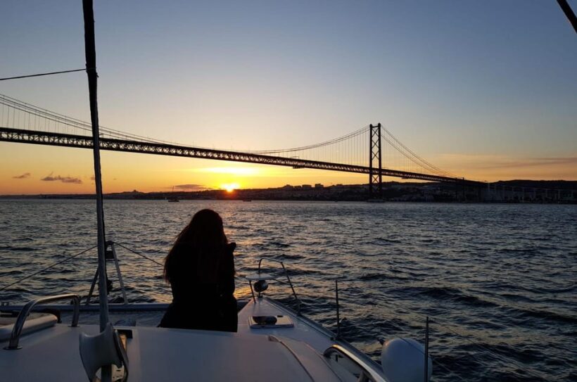 Lisbon: Sunset Catamaran Cruise, Music and Open Bar - Who Will Love This Tour?