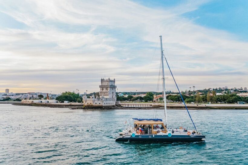 Lisbon: Sunset Catamaran Tour with Music and Drink - Lisbon: Sunset Catamaran Tour with Music and Drink — A Detailed Look