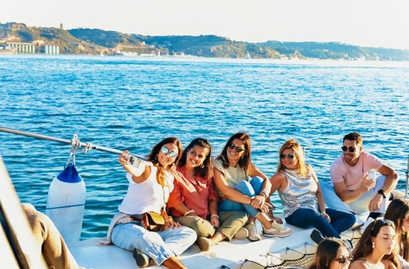 Lisbon: Sunset Catamaran Tour with Music and Drink - Practical Details and Tips