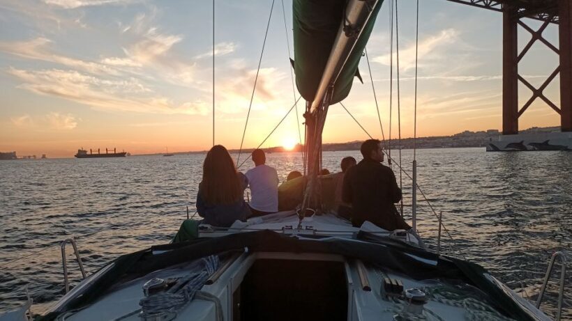 Lisbon: Sunset Cruise on The Tagus River with Welcome Drink - Key Points
