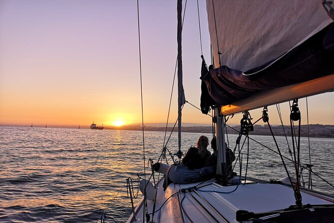 Lisbon Sunset Sailing Cruise with a Drink-2h Small Group Tour - FAQs