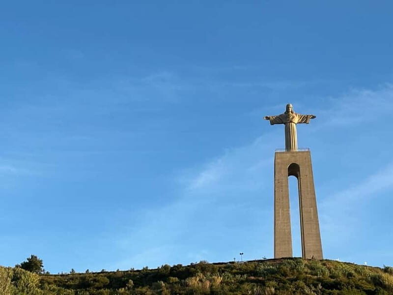 Lisbon: Sunset Sailing with Local Wine & Stunning Views - Key Points