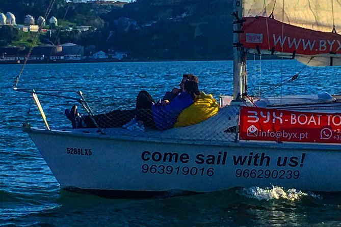 Lisbon Sunset Sensations on a Private Sailing Boat With Wine&Snacks - Boat Condition and Amenities