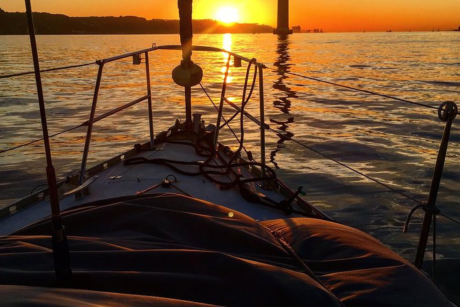 Lisbon Sunset Sensations on a Private Sailing Boat With Wine&Snacks - Traveler Feedback and Recommendations