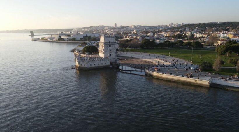 Lisbon: Sunset tour aboard a 1949 traditional boat - What’s Included and What to Bring