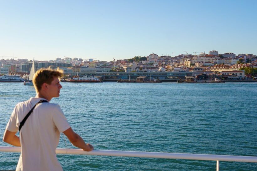 Lisbon: Tagus River Boat Tour with One Drink Included - Key Points