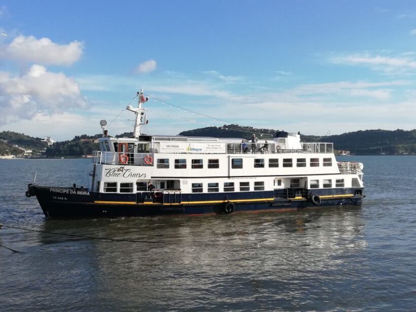 Lisbon: Tagus River Boat Tour with One Drink Included - What Makes This Lisbon River Cruise Stand Out