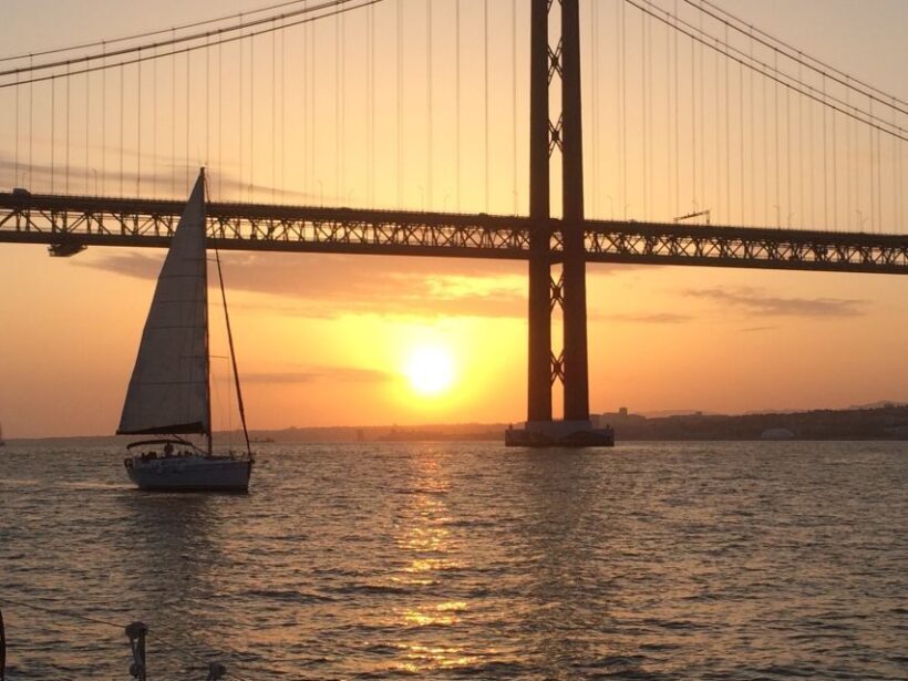 Lisbon: Tagus River Cruise, Morning, Day, Sunset, or Night - FAQ