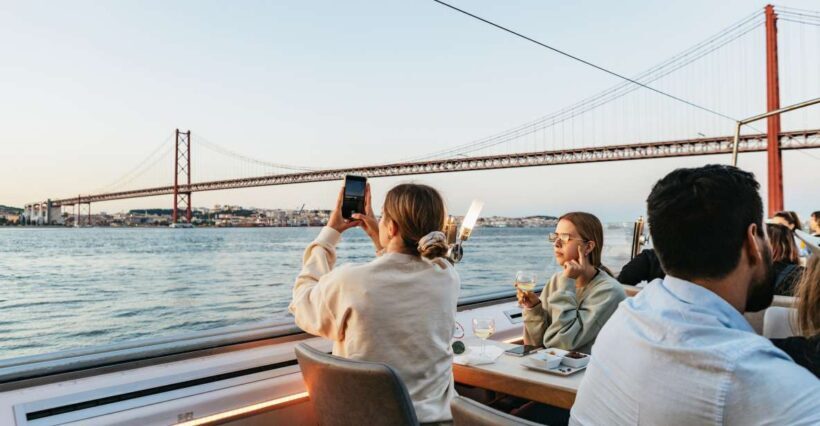 Lisbon: Tejo River Sunset Cruise with Welcome Drink - What to Expect on Board
