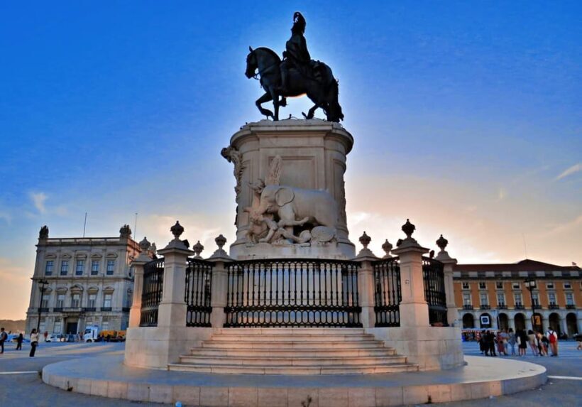 Lisbon to Porto with Óbidos-Nazaré-Fátima-Coimbra-Aveiro - Fátima: A Pilgrimage Site