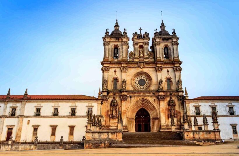 Lisbon: Tour Fátima, Batalha, Alcobaça, Nazaré and Óbidos - FAQ