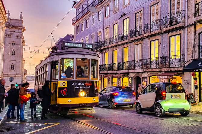 Lisbon Tour Oldtown & Viewpoints on a Tuktuk - Engaging With Local History and Culture