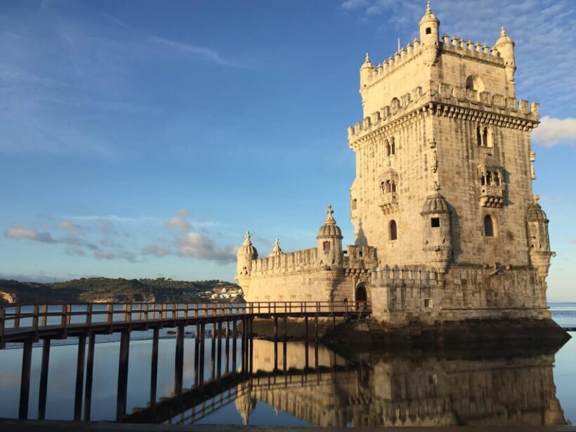 Lisbon Tour with a Local Guide. Private Car + walking tour - An In-Depth Look at the Lisbon Tour with a Local Guide