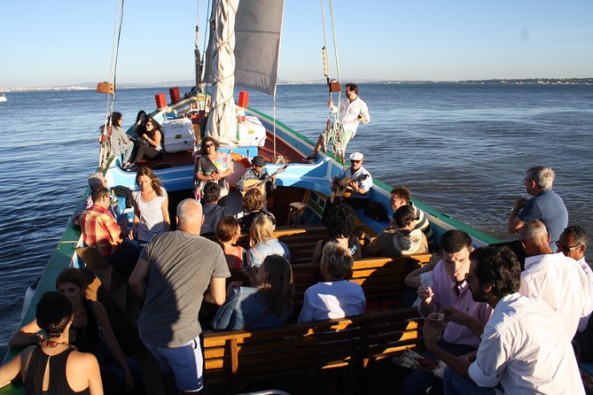 Lisbon Traditional Boats - Guided Sightseeing Cruise - The Itinerary in Detail