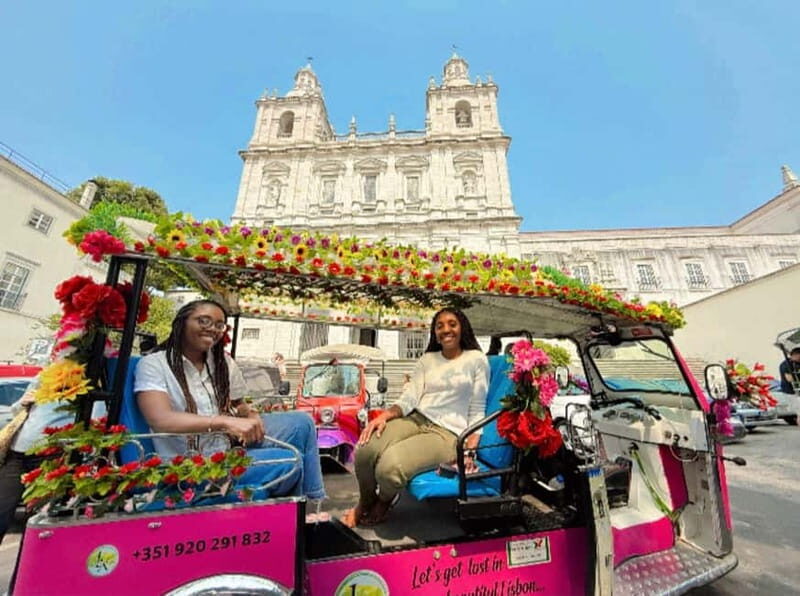 Lisbon: Tuk-Tuk Tour Historical Alfama old town private tour - What to Expect with This Experience