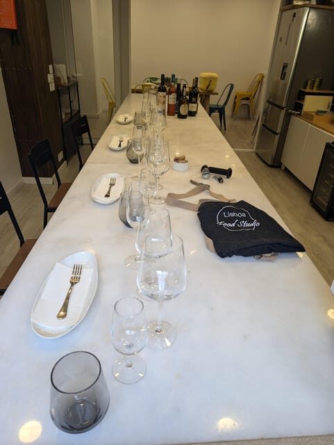 Lisbon Wine and Tapas. 5 Portgueses wines paired with snacks - What’s Included and How It Works