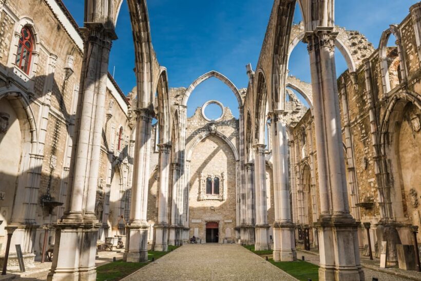 Lisbon's historic old town in a tuk-tuk in German - Why Choose a Tuk-Tuk Tour in Lisbon?