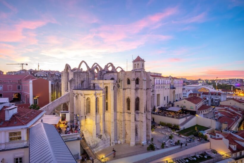 Lisbon's historic old town in a tuk-tuk in German - Who Should Consider This Tour?