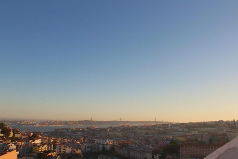 Lisbon's Roots: Tuk tuk experience throuth the Old Lisbon - The details that matter